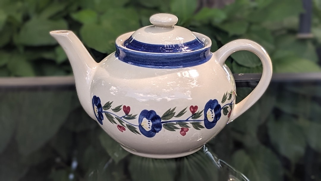 Designpac Inc Floral Teapot, 5 Cup, Kitchen Decor, Stoneware Ceramic ...