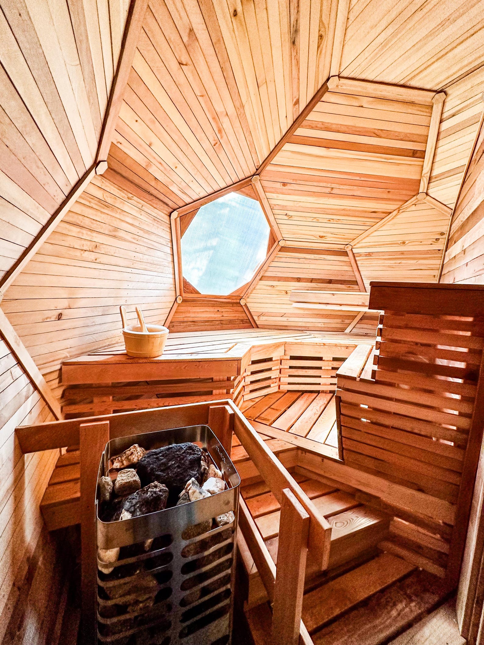 The Beginner Bucky Ball! Simple Geodesic Dome DIY Build Plans NO HUBS ...