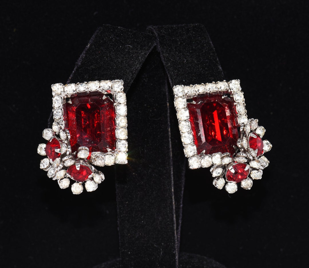 Fantastic KRAMER Ruby RED Baguettes and Clear RHINESTONES Clip Earrings ...
