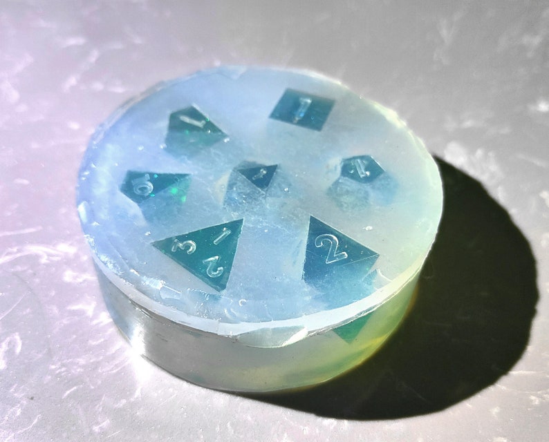 Resin Dice Silicone Mold RPG Dice Set - 7 Sharp Edge Dice Set ...