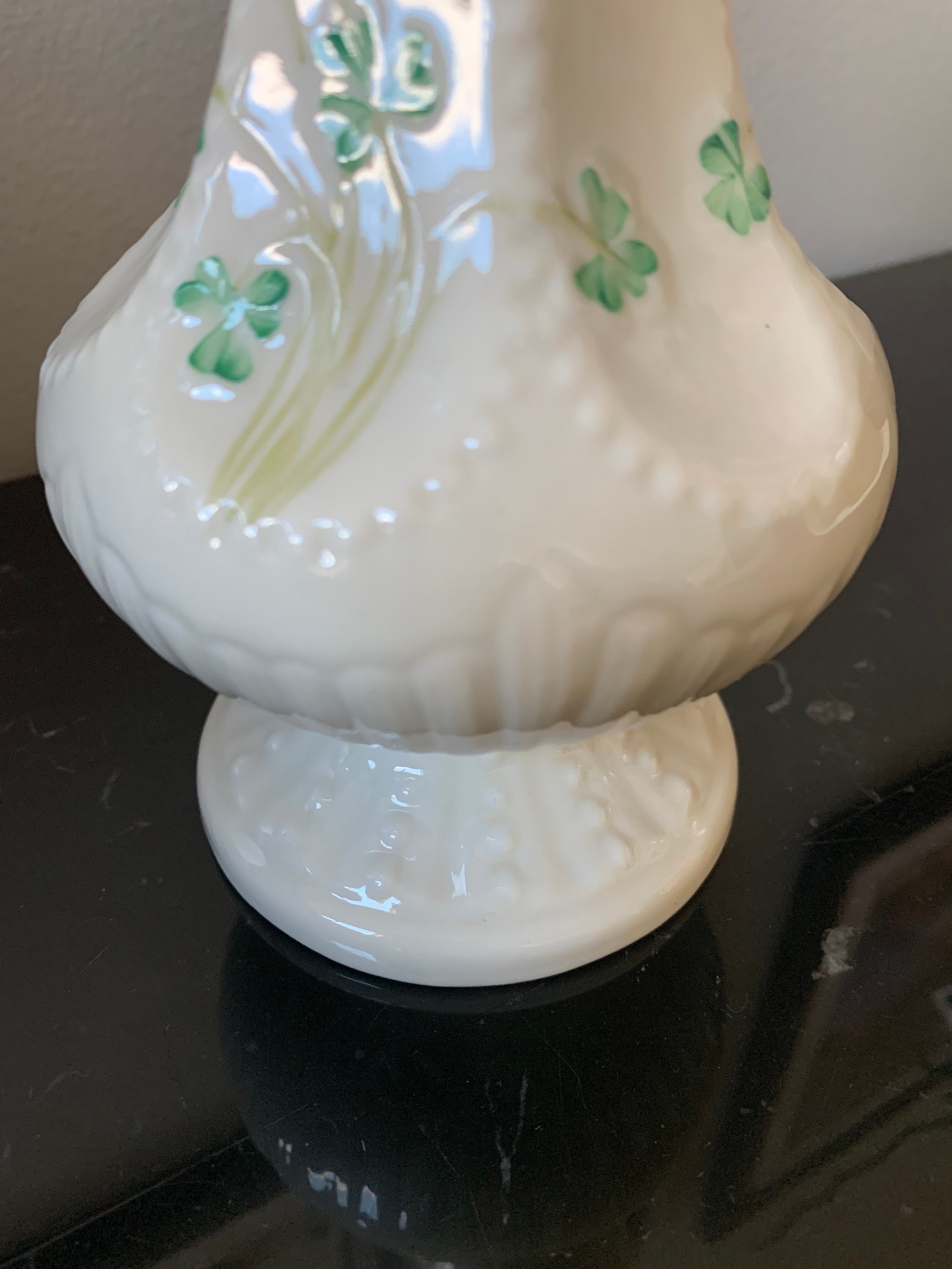 Vintage 8 Inch Belleek Island Vase. Irish ~ Shamrocks - Etsy