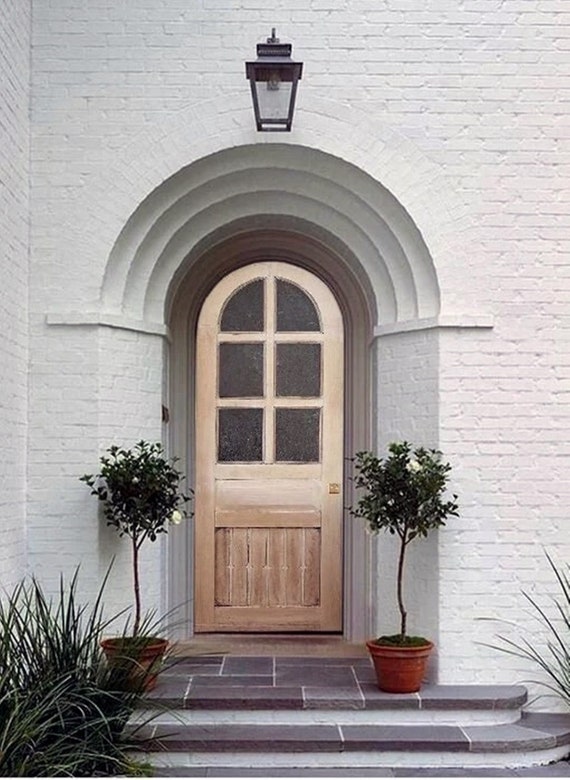 Arched entryway exterior store
