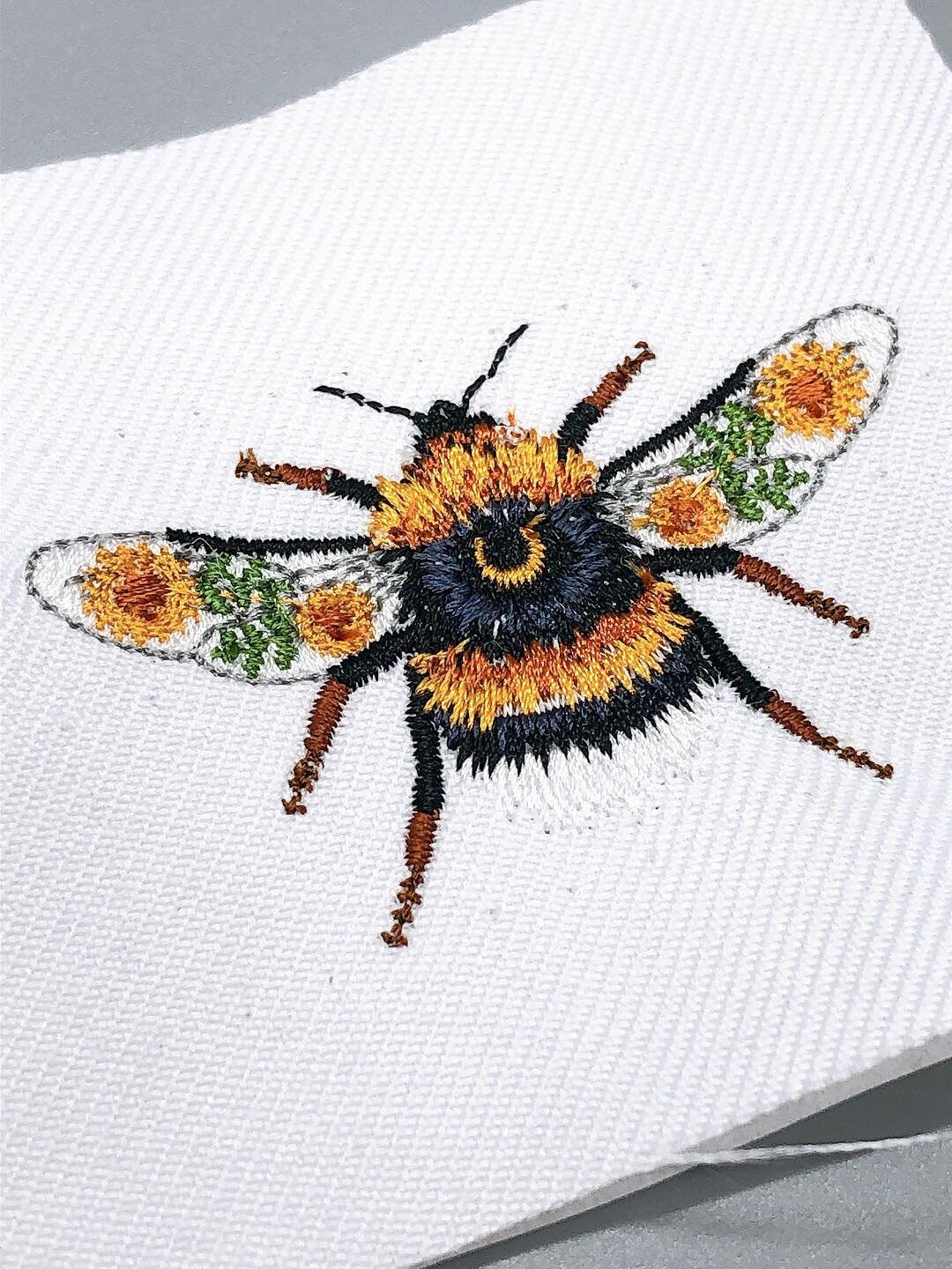 Small Bumble Bee Machine Embroidery Design, Mini Bee Digital Download ...