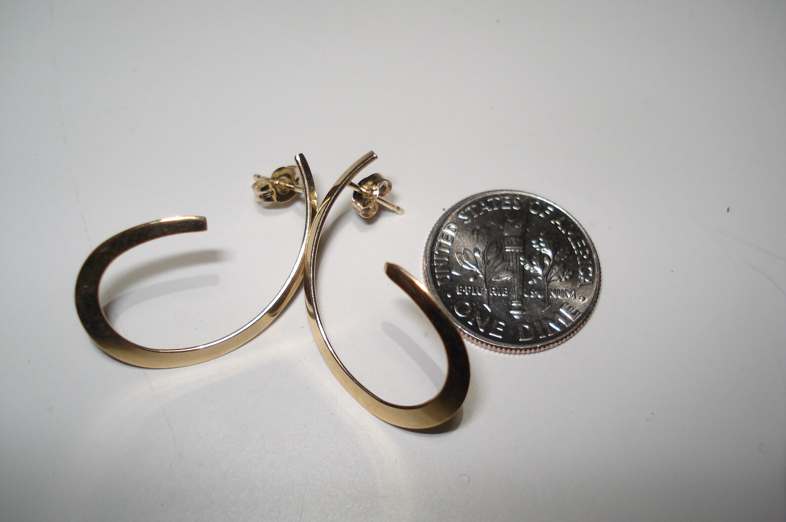 14kt Gold Swirl Pierced Post Style Earrings - Etsy