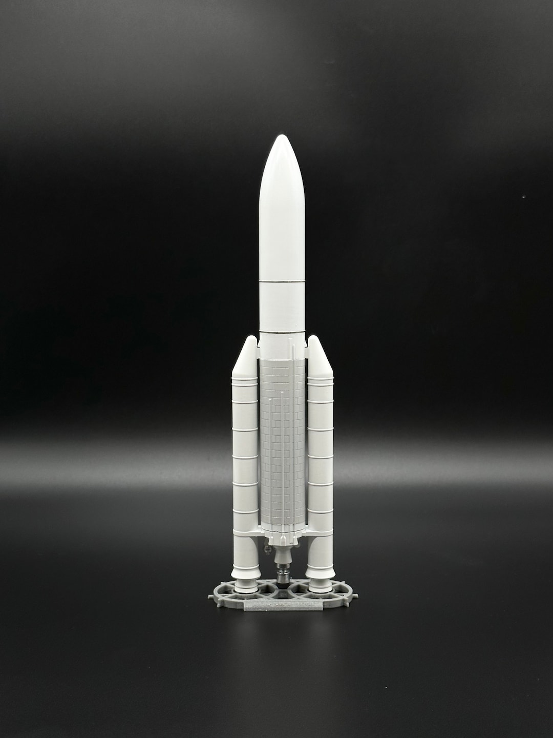 Maquette de fusée artisanale Ariane 5 à l'échelle 1:200 de - Etsy France