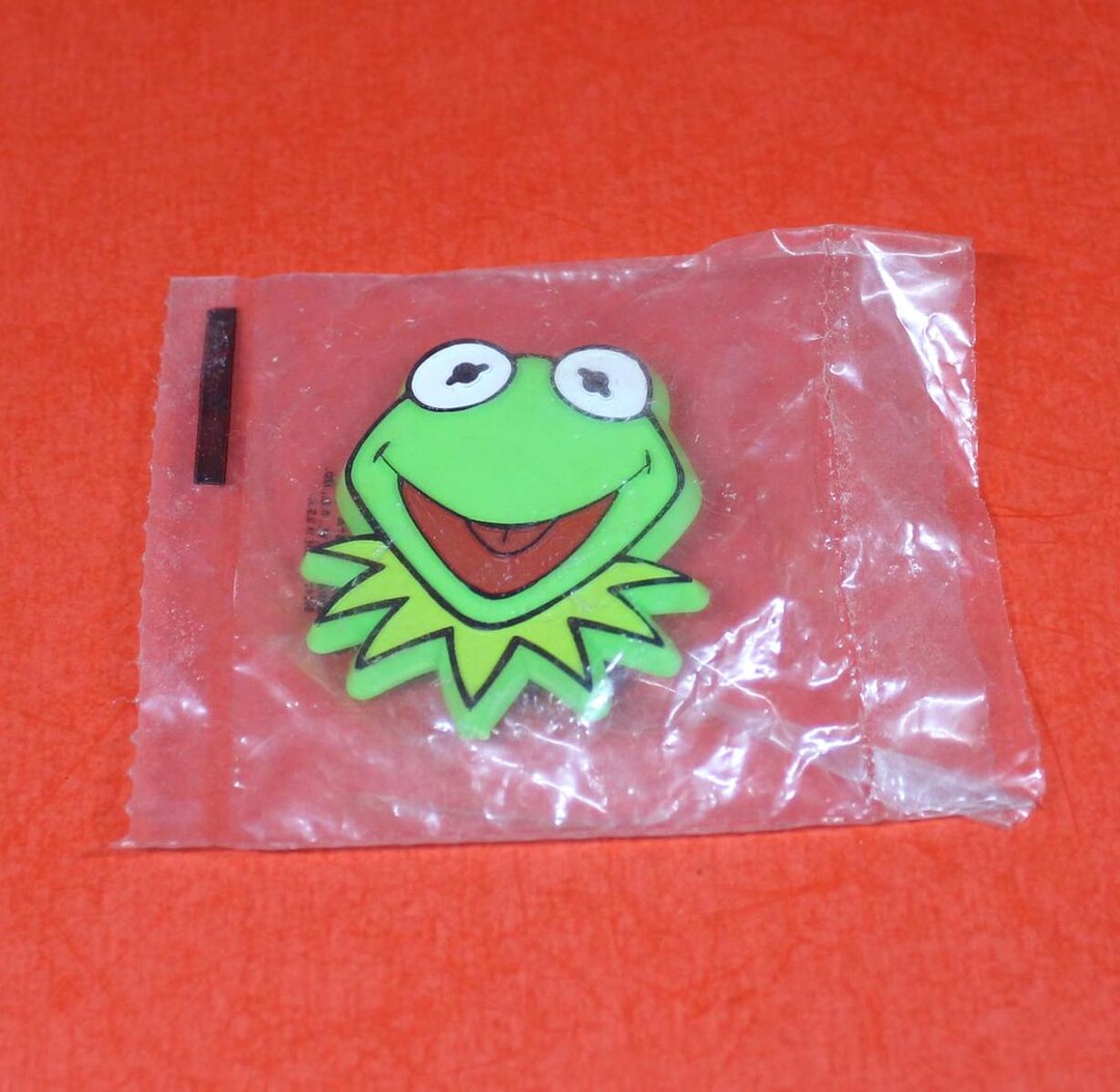 Vintage Hallmark Kermit the Frog 1978 Plastic Pin New in Sealed Package ...