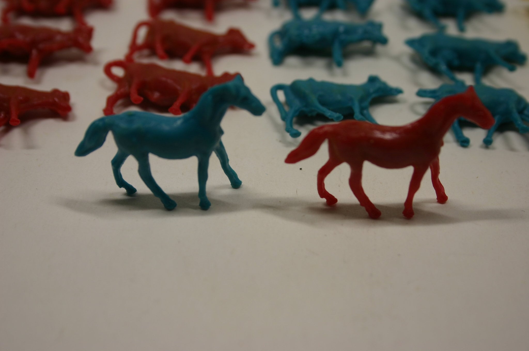 Vintage Miniature Plastic Animal Figurine Lot of 35 / Mini Cow / Mini ...