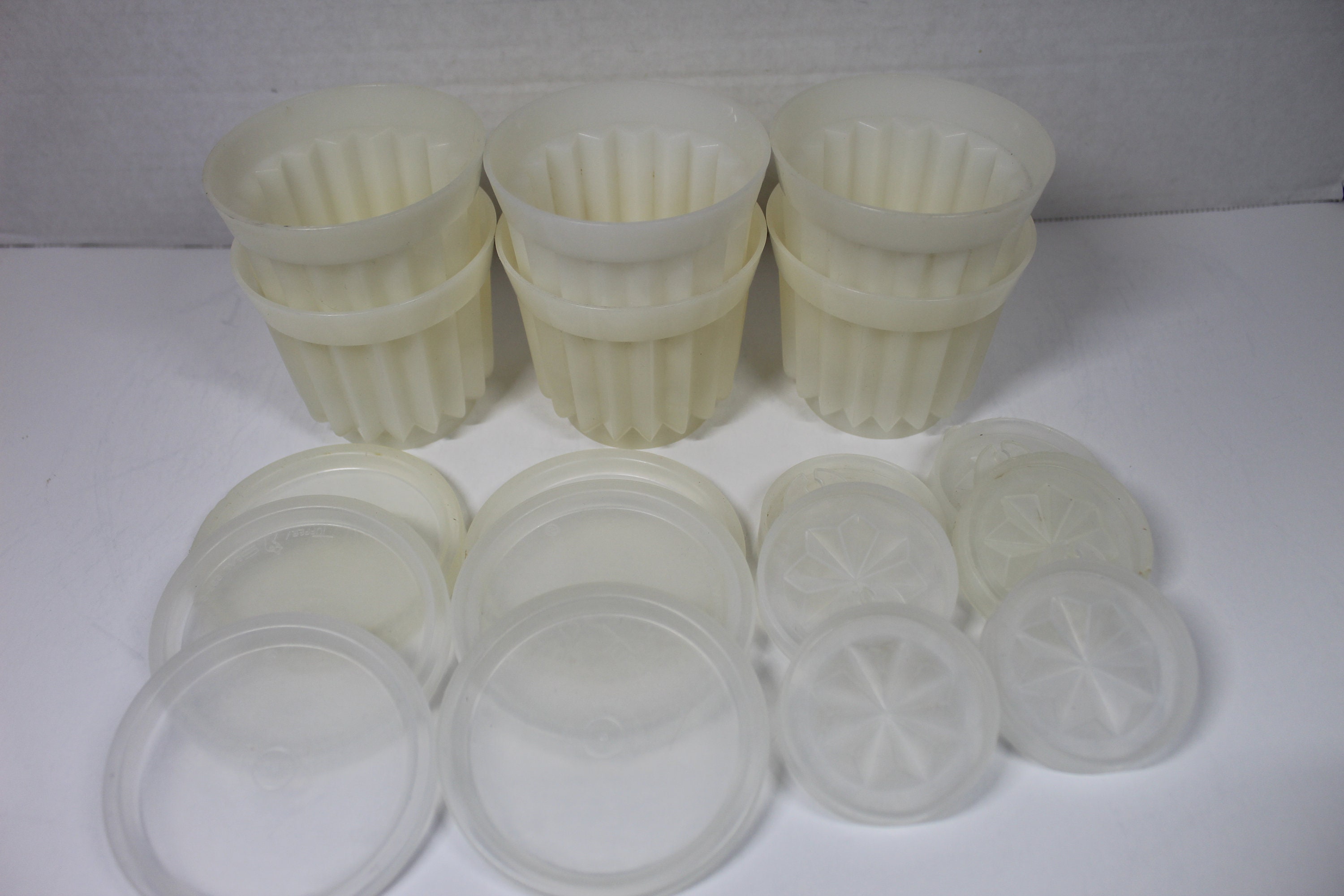 Tupperware Jel-ettes, Individual Plastic Jello Molds Vintage Set of 6 ...