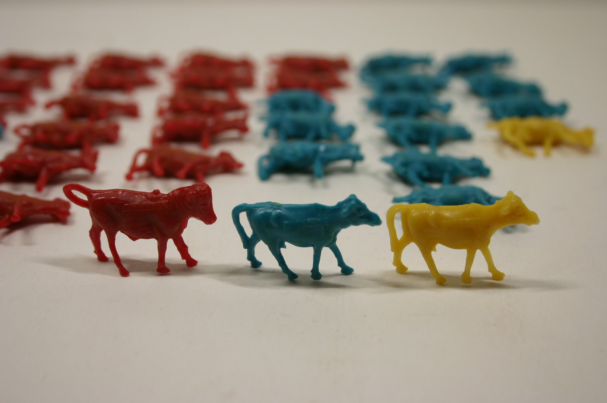 Vintage Miniature Plastic Animal Figurine Lot of 35 / Mini Cow / Mini ...