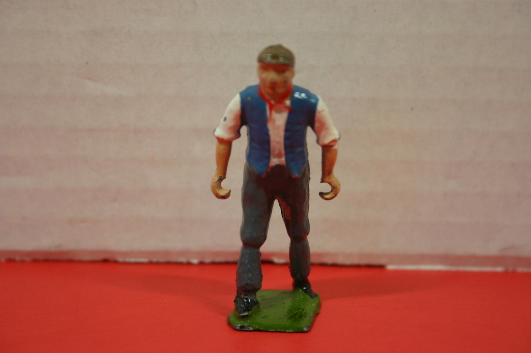 Vintage Toy Lead Figure Farm Working Man / Miniature Lead Figurine ...