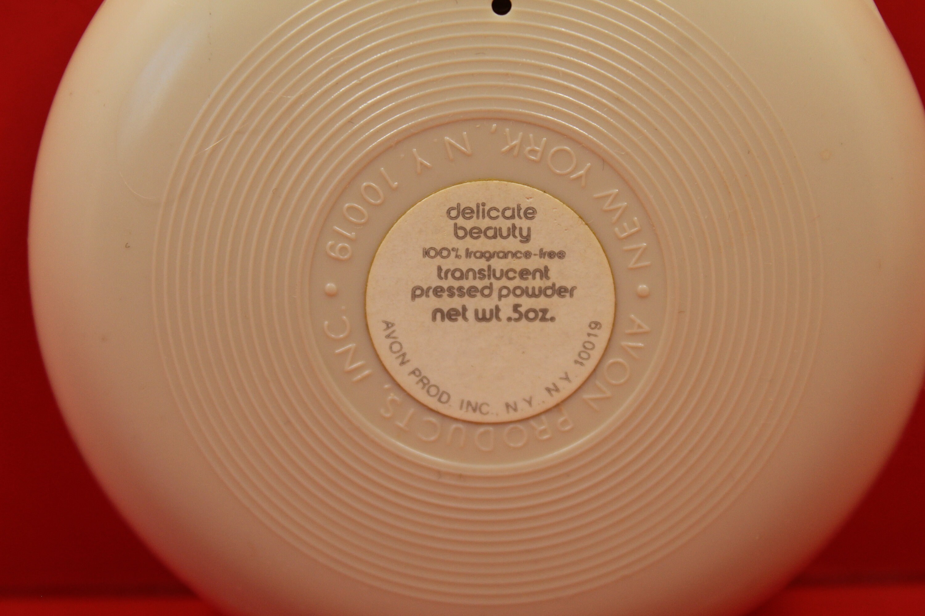 Vintage Avon Compact With Original Box / Avon Delicate Beauty - Etsy