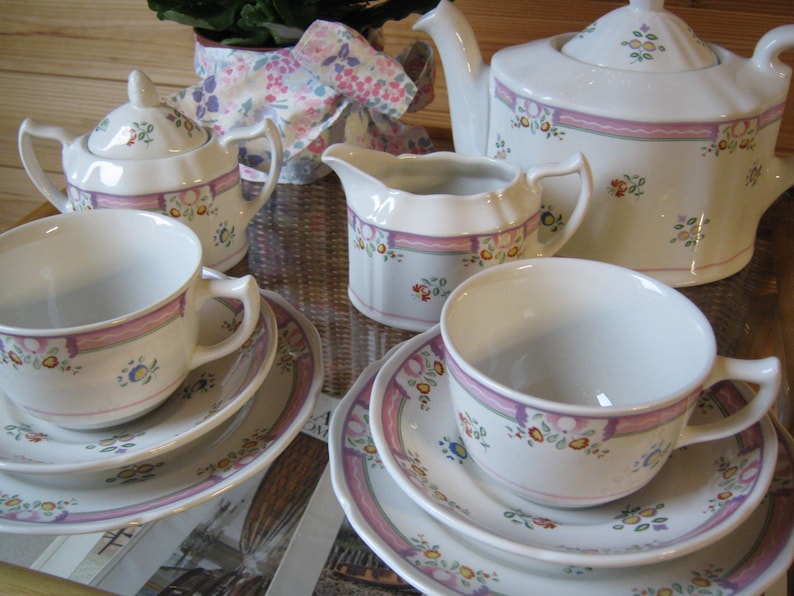 LAURA ASHLEY Vintage 1988 alice Porcelain Regency Style Cottage Floral ...