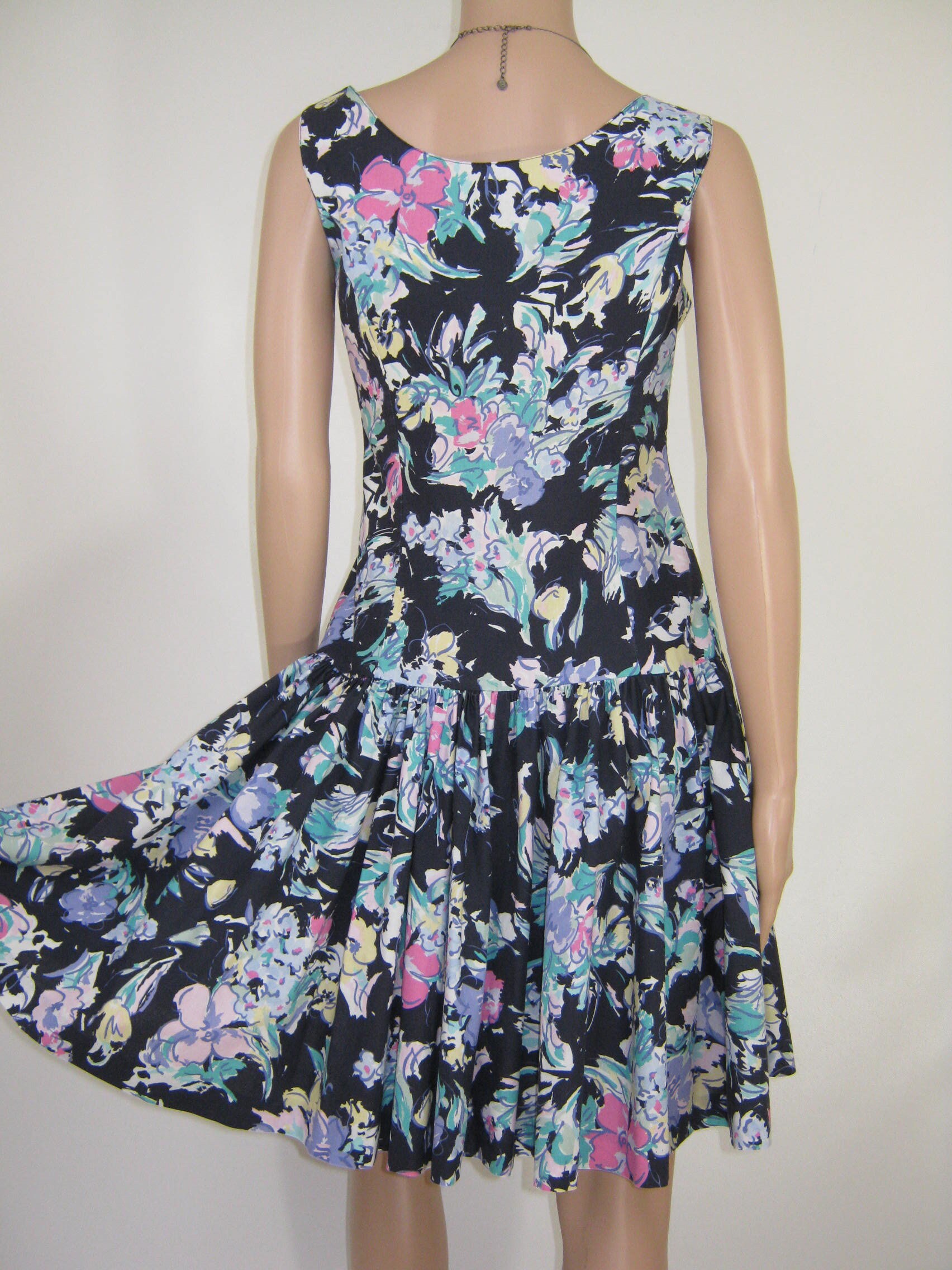 LAURA ASHLEY Vintage Sleeveless Floral Low-waist Knee-length Swing ...