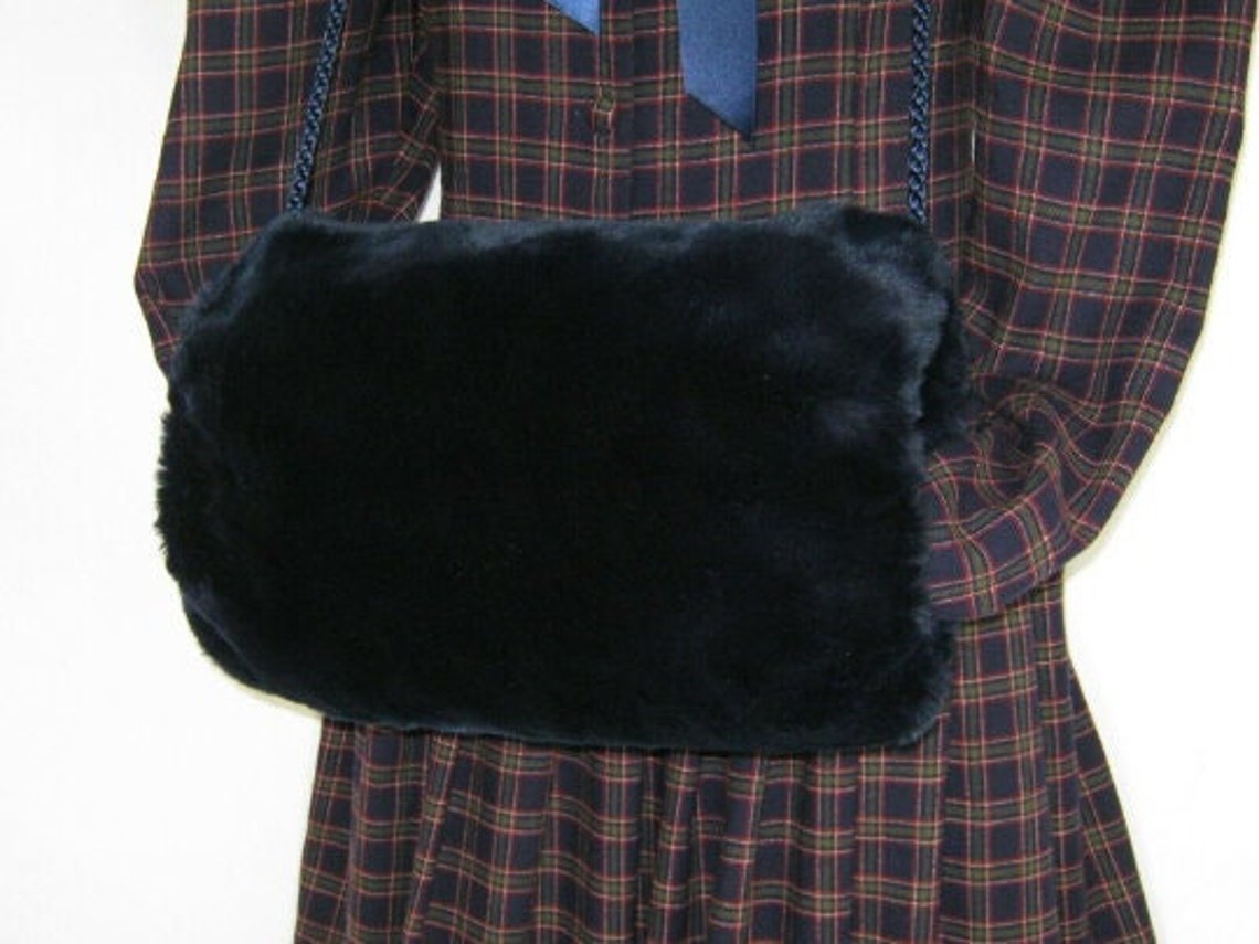 LAURA ASHLEY Vintage Edwardian / Victorian Style Navy Faux Fur Padded ...