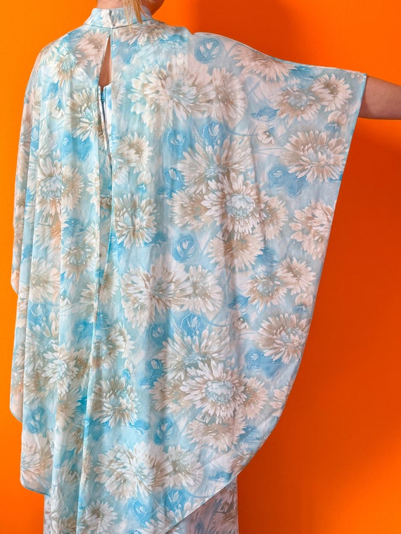 1970s Vintage Blue Floral Gown with Cape || L || even… - Gem