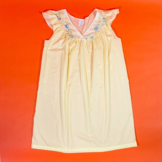 1960s Vintage Embroidered Yellow Night Gown || XL || … - Gem