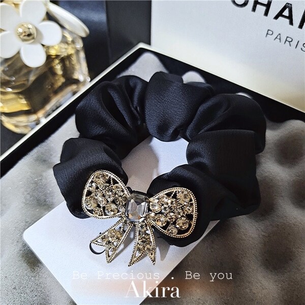 Pearl Scrunchie - Etsy