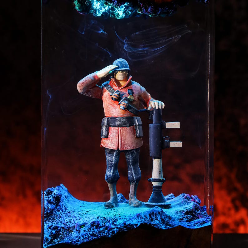 Red Soldier TF2 Resin Lamp, Team Fortress 2 Fan Diorama, Handmade Epoxy ...