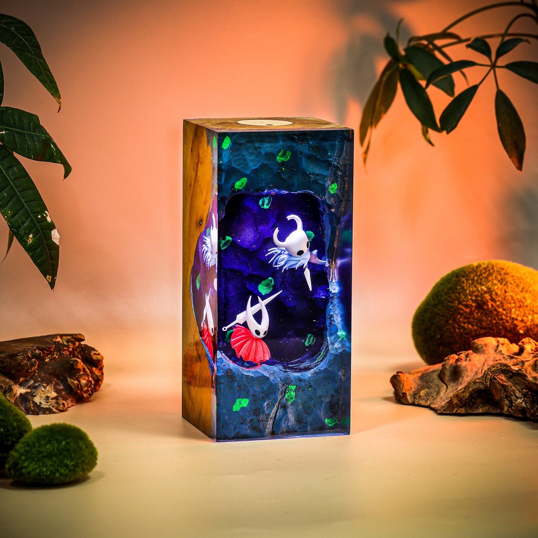 H.ollow Kni.ght Night Light Resin Lamp Hollow Knight Figure Terrarium ...