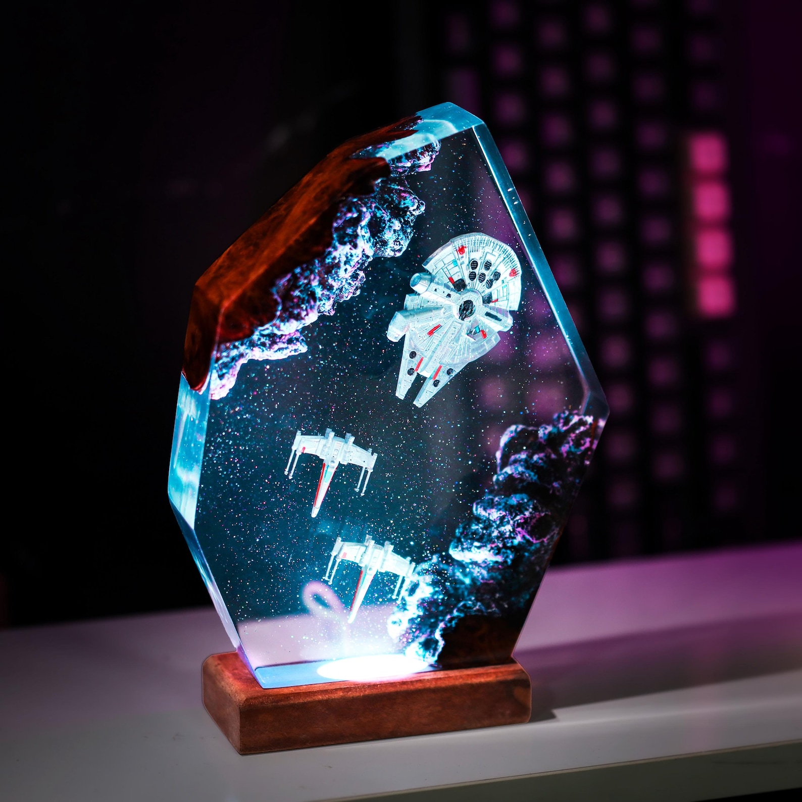 Millenn.ium Falcon and X-wing Epoxy Lamp – Star W..ars Night Light ...