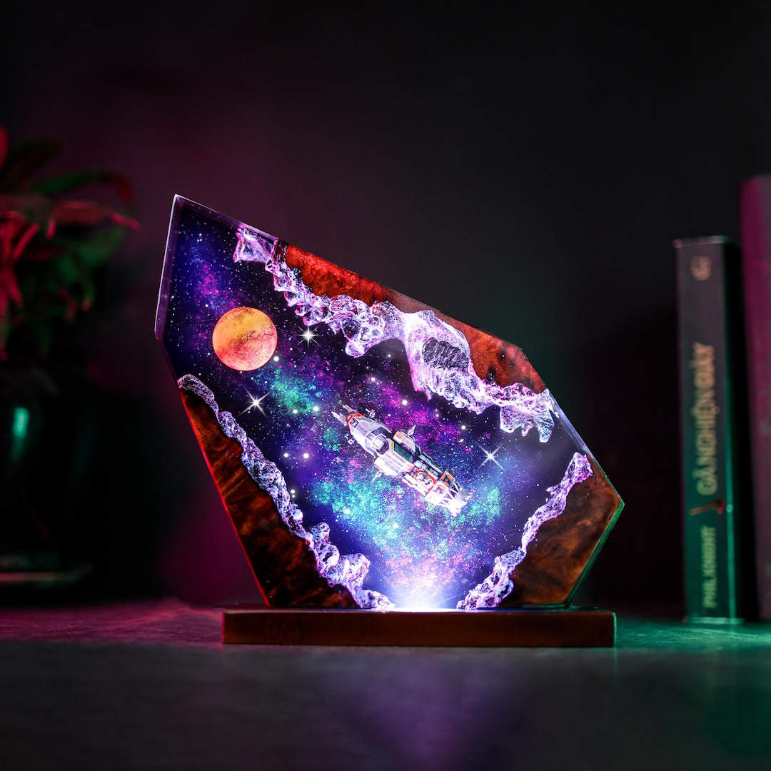 Rocinante Ship Epoxy Lamp, Handmade Resin Spacecraft Light, Sci Fi Desk ...