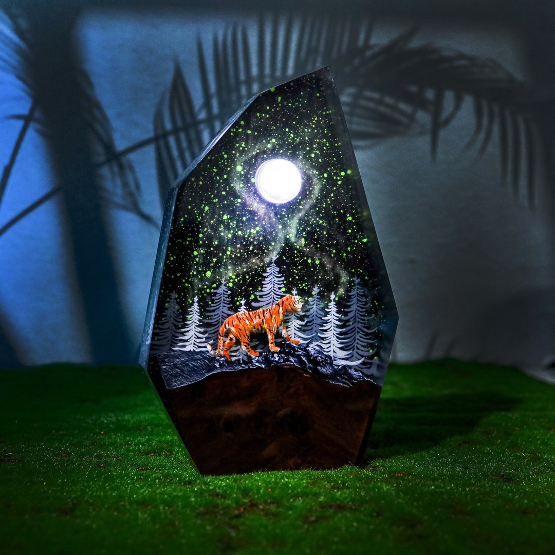 Tiger in Aurora Borealis Lamp Howling Wolf Northern Lights Lamp Alaska ...