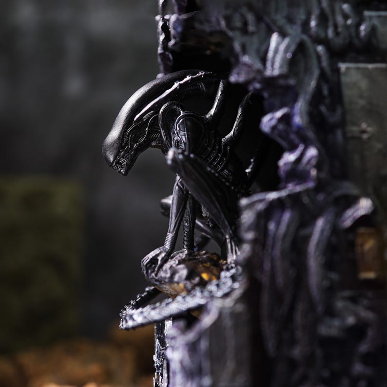 Xenomorph Book Nook With Warm LED Light | Handmade Alien Diorama ...