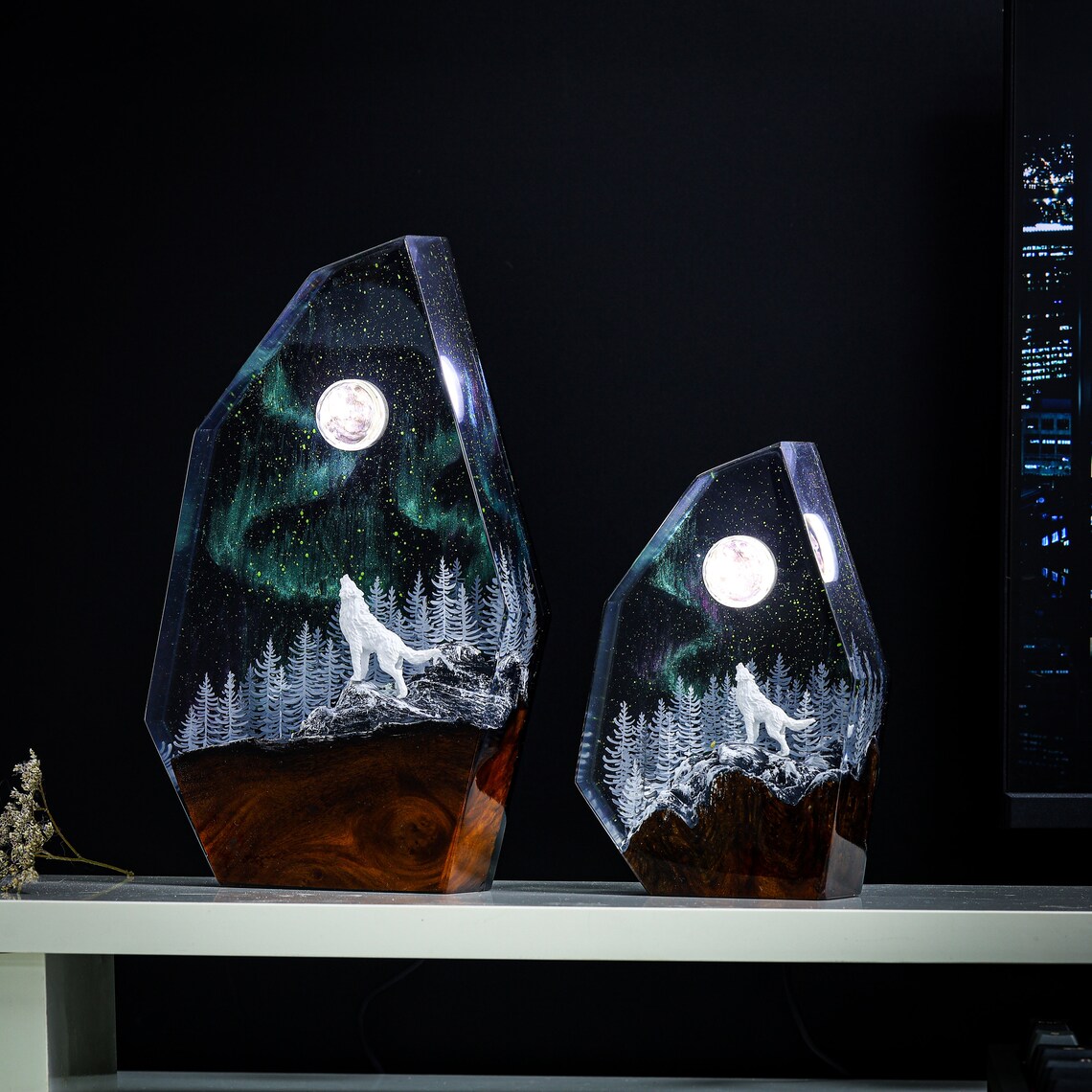 Tiger in Aurora Borealis Lamp Howling Wolf Northern Lights Lamp Alaska ...