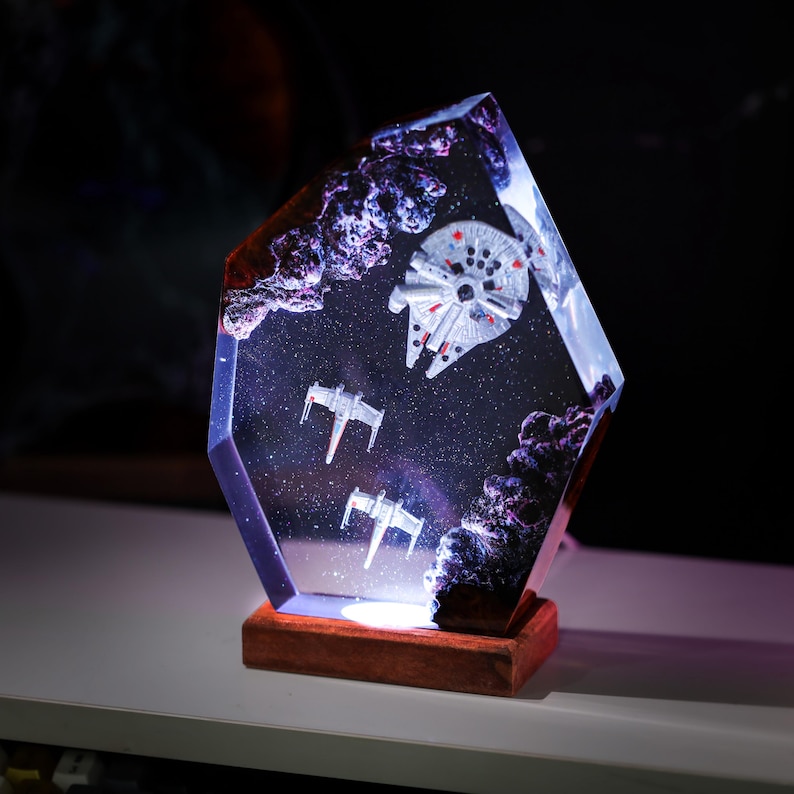 Millenn.ium Falcon and X-wing Epoxy Lamp – Star W..ars Night Light ...