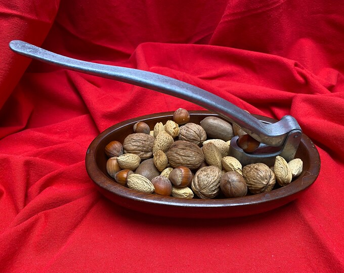 Streamlined MCM Wooden Nut Dish With Built in Nutcracker - Etsy