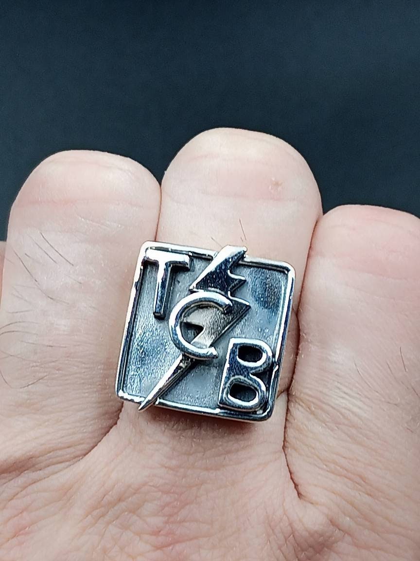 Δαχτυλίδι T.C.B. Elvis Presley. Ring T.C.B. Elvis Presley. - Etsy