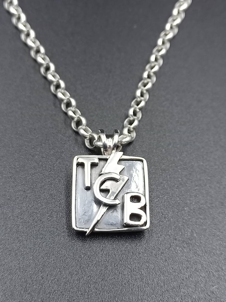 Μενταγιόν T.C.B. Elvis Presley. T.C.B. Pendant Elvis Presley. - Etsy