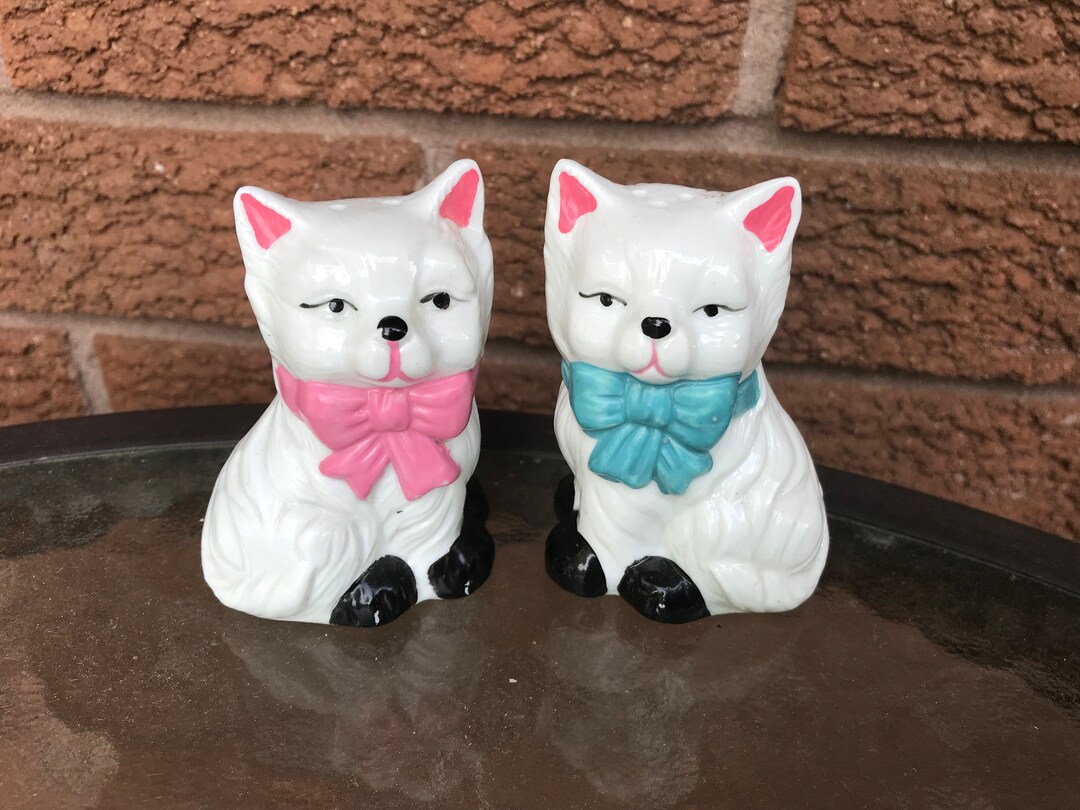 Vintage Cat Salt & Pepper Shakers/ Vintage White Kitty Cat Salt and ...