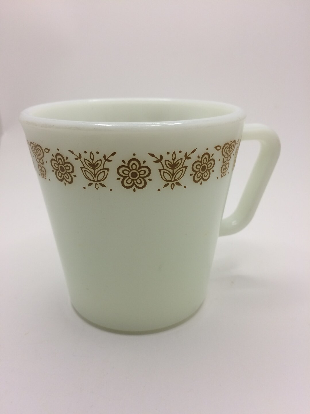Vintage Butterfly Gold Pyrex Milk Glass Mugs D Handle Milk Glass Pyrex ...