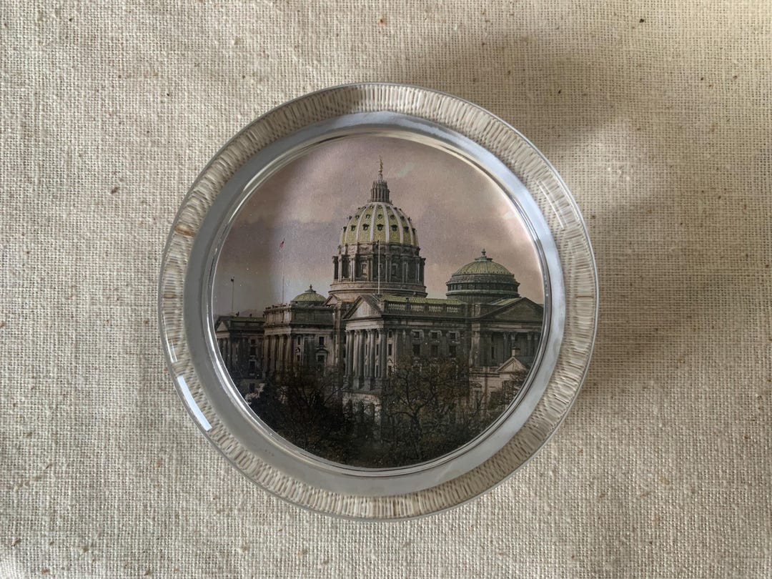 Glass Paperweight- Pennsylvania State Capital Building-collectible ...