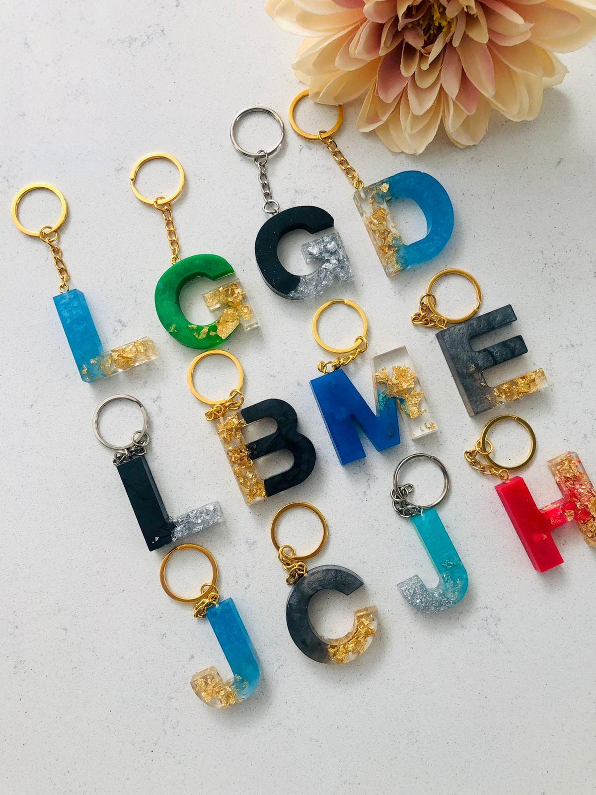 Porte-clés en résine initiale personnalisée Porte-clés en - Etsy France