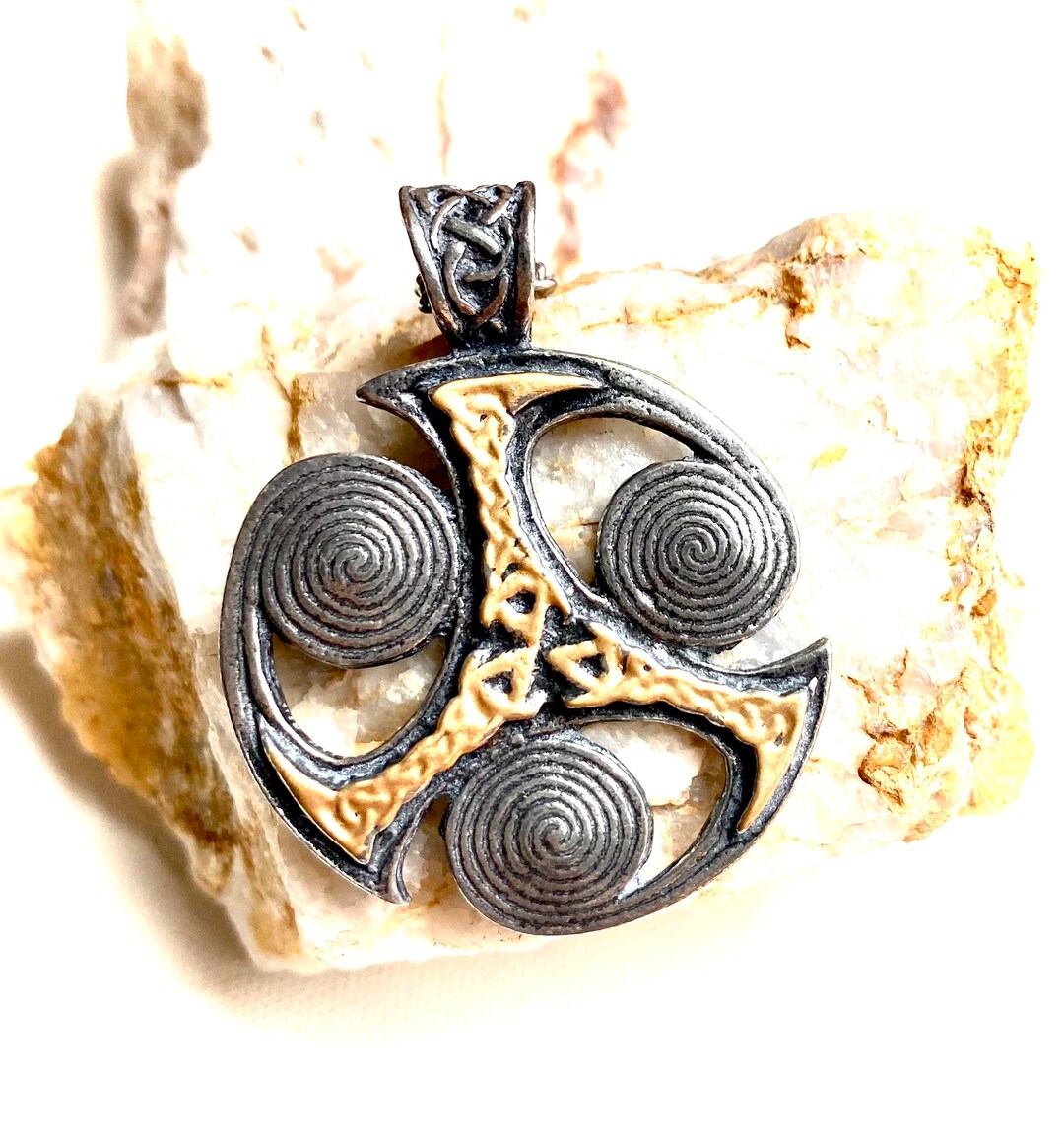 Triskillian Nordic Pendant - Etsy
