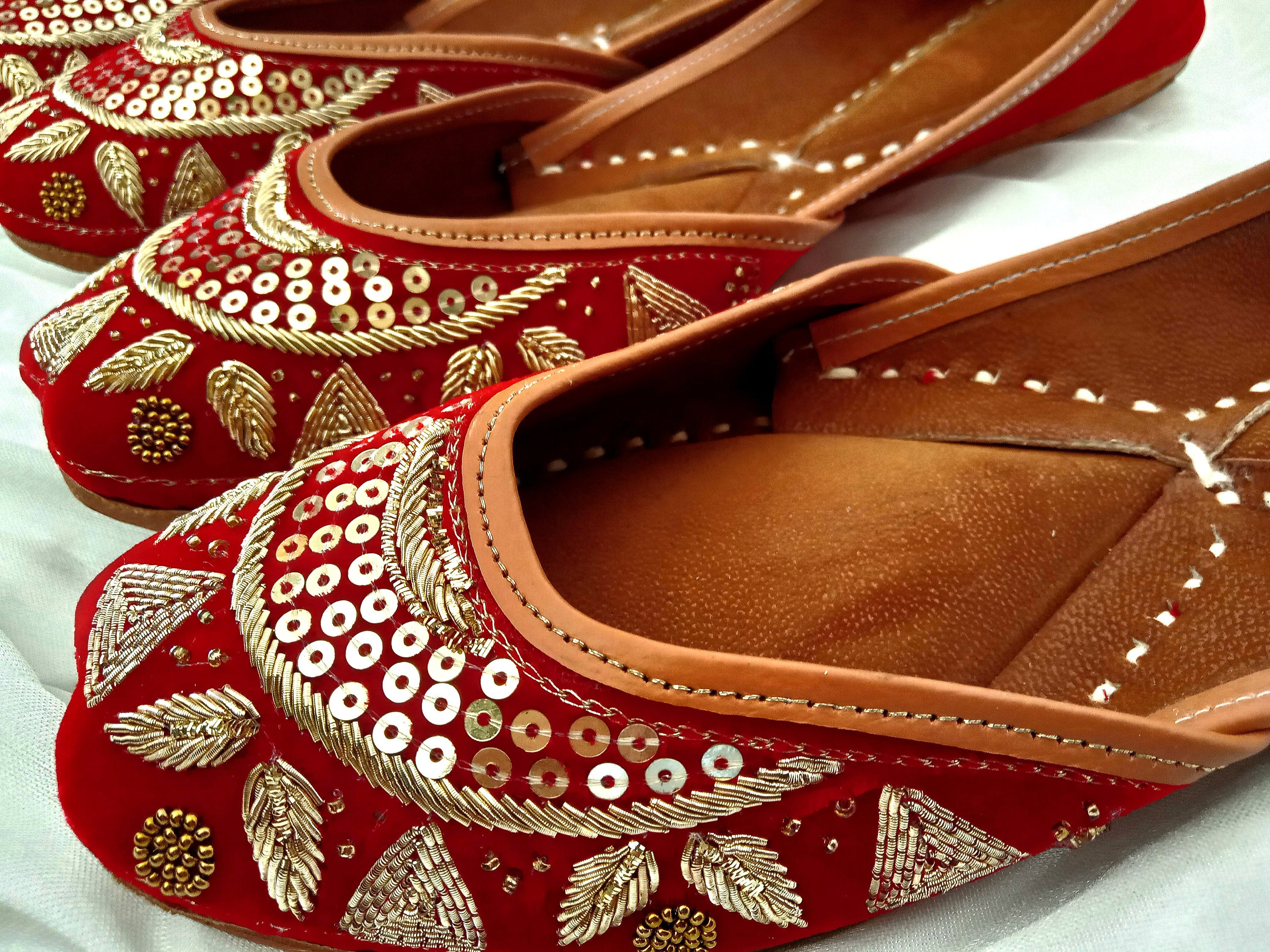Punjabi Jutti - Indian Bridal Shoes - Pakistani Bridal Shoes - Bride ...