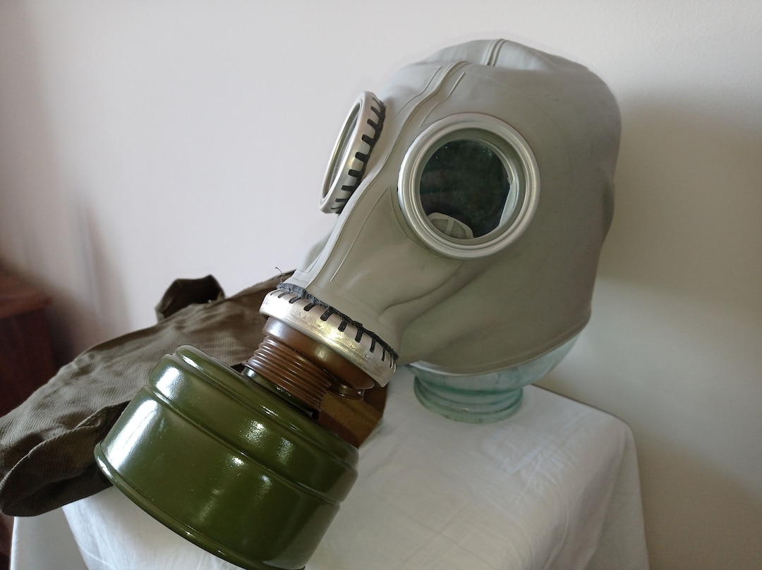 Soviet Gas Mask Kit. Gas Mask Kit GP-5 +1 Filter + Bag to Carry the ...