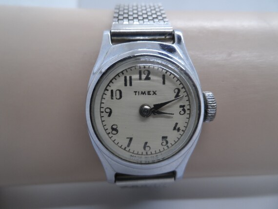 Vintage Timex 12 Hour Mechanical Movement Numeric Dia… - Gem