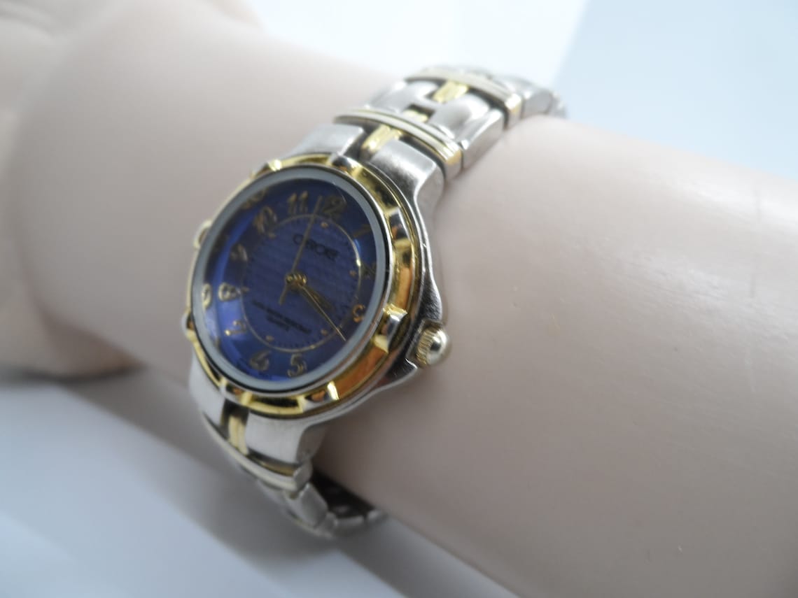 Vintage Cherokee 32 095 Ladies Watch Stainless Steel/gold Tone - Etsy