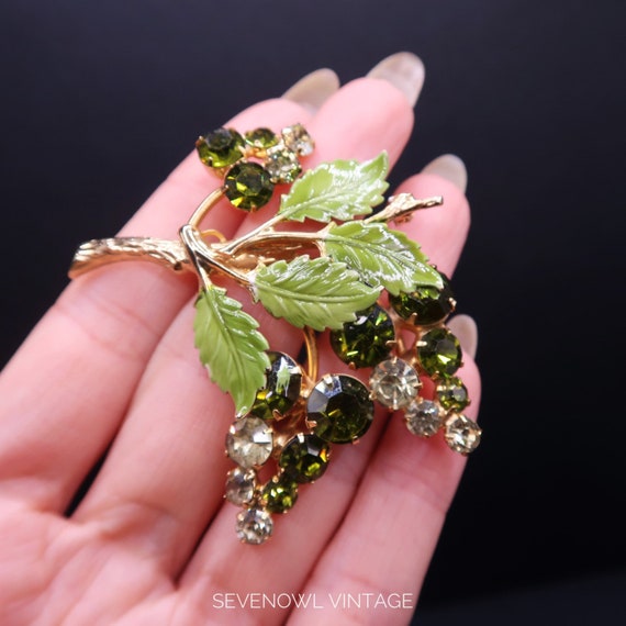 Vintage Signed Hobe 1965 Rhinestone Grape Brooch Pin - Gem