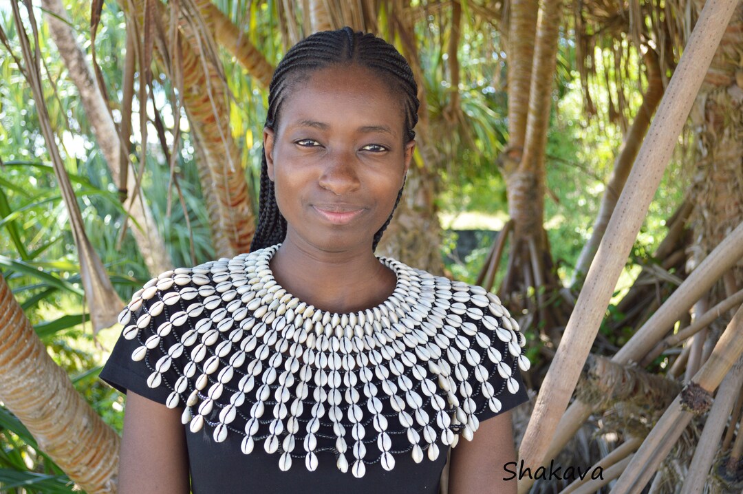 African Shell Necklace Beaded Collar Handmade Jewelry Cowrie Sea Shell ...