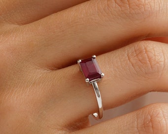 July Birthstone Ring - Etsy