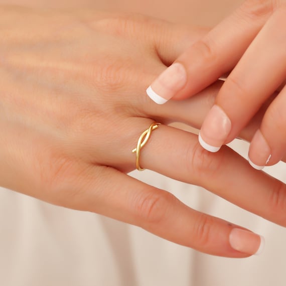 Dainty knot ring store