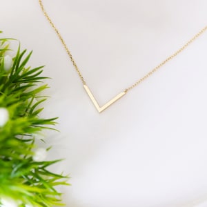 14k Gold V Shape Necklace, Triangle Chevron Jewelry, Gold V Necklace ...