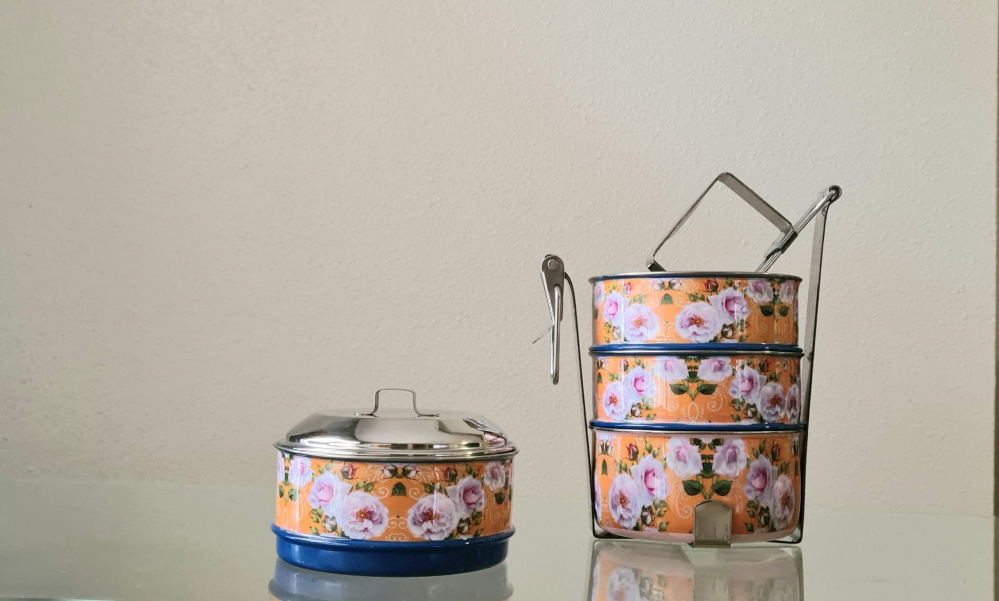 Floral circular tiffin 4 tier container for food. 100% - Etsy 日本