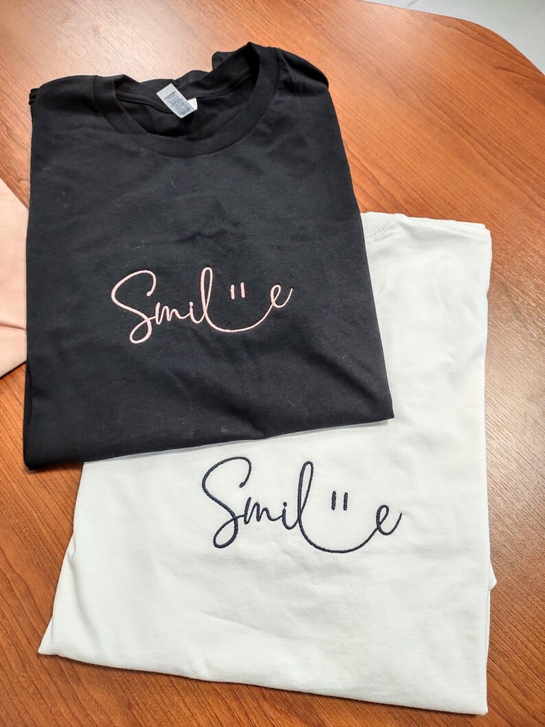 Embroidery Minimalist Smile T-shirts, Trendy Minimal Smile Tee ...