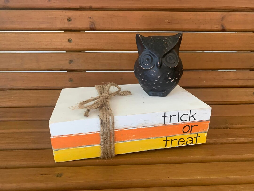 Halloween Book Stack, Trick or Treat, Tiered Tray Decor, Halloween ...
