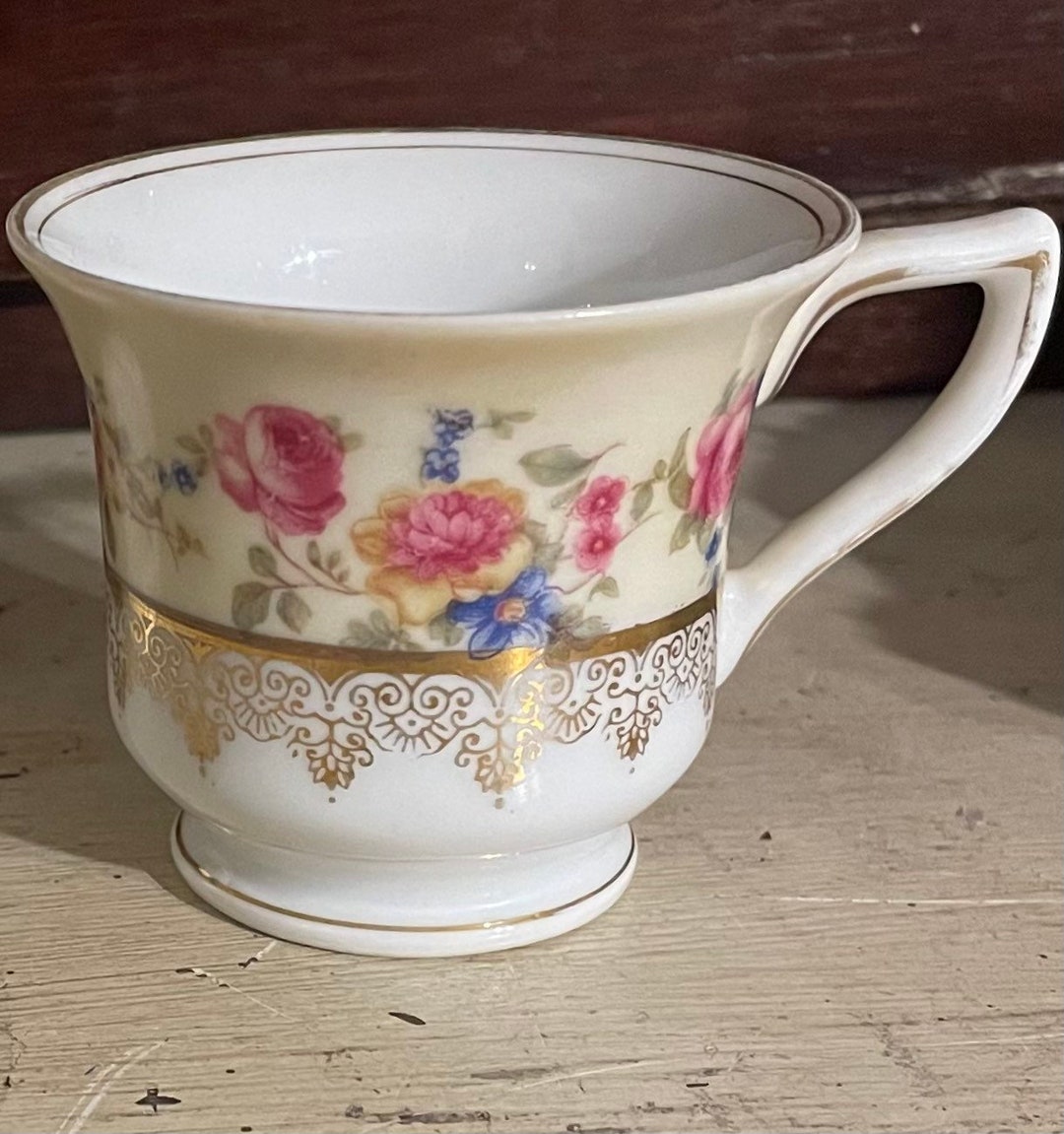 Gold Castle Demitasse Hostess Tea Cups ~ Vintage ~ Fine China ~ Pair - Etsy